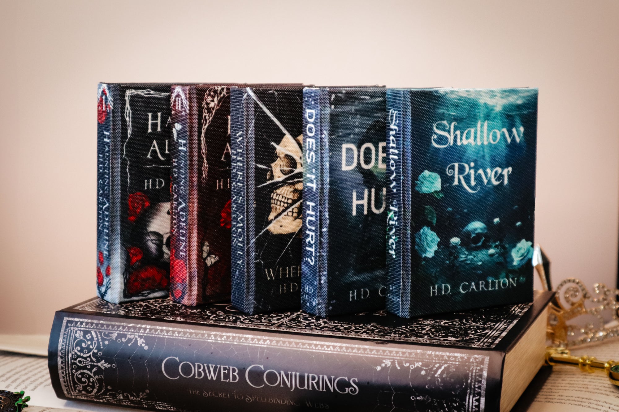 *Officially Licensed* H.D. Carlton Collection – StoryFold